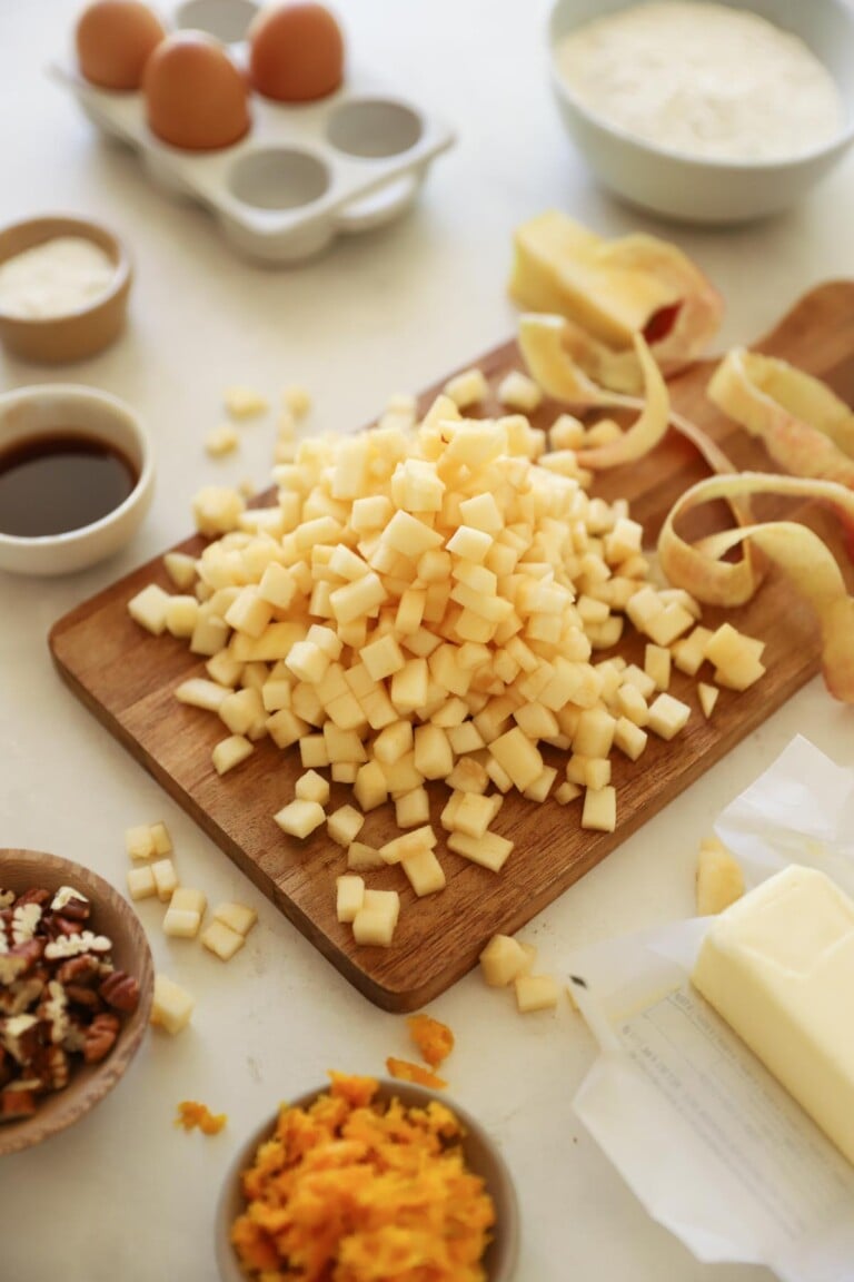 Apple Cinnamon Cake - Entertaining with Beth